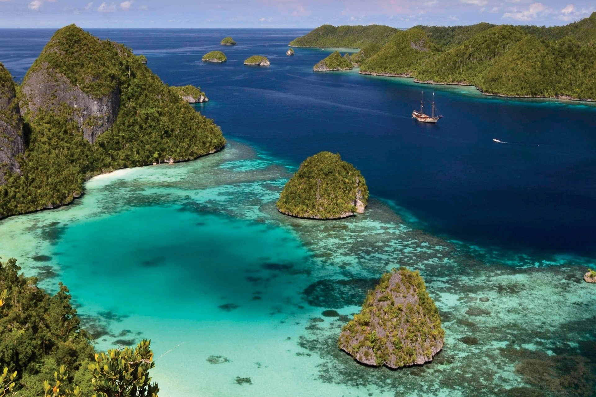 Luxury Holidays to Raja Ampat Islands, Indonesia, Luxury Tours of Raja ...