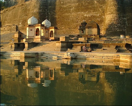 Stay at Ahilya Fort in Maheshwar, North India | Ampersand Travel