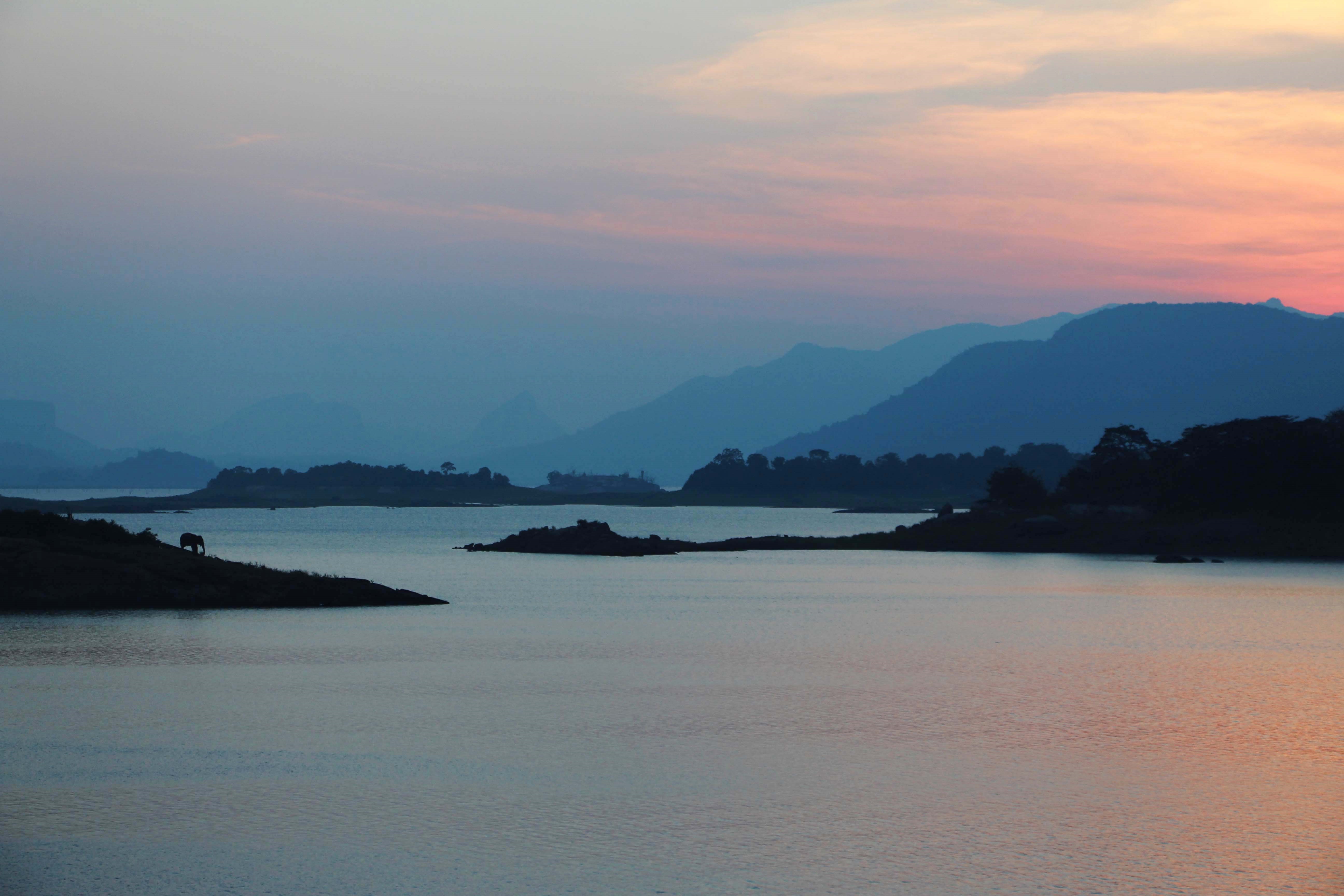 Stay in the Gal Oya Lodge in Gal Oya National Park, Sri Lanka ...