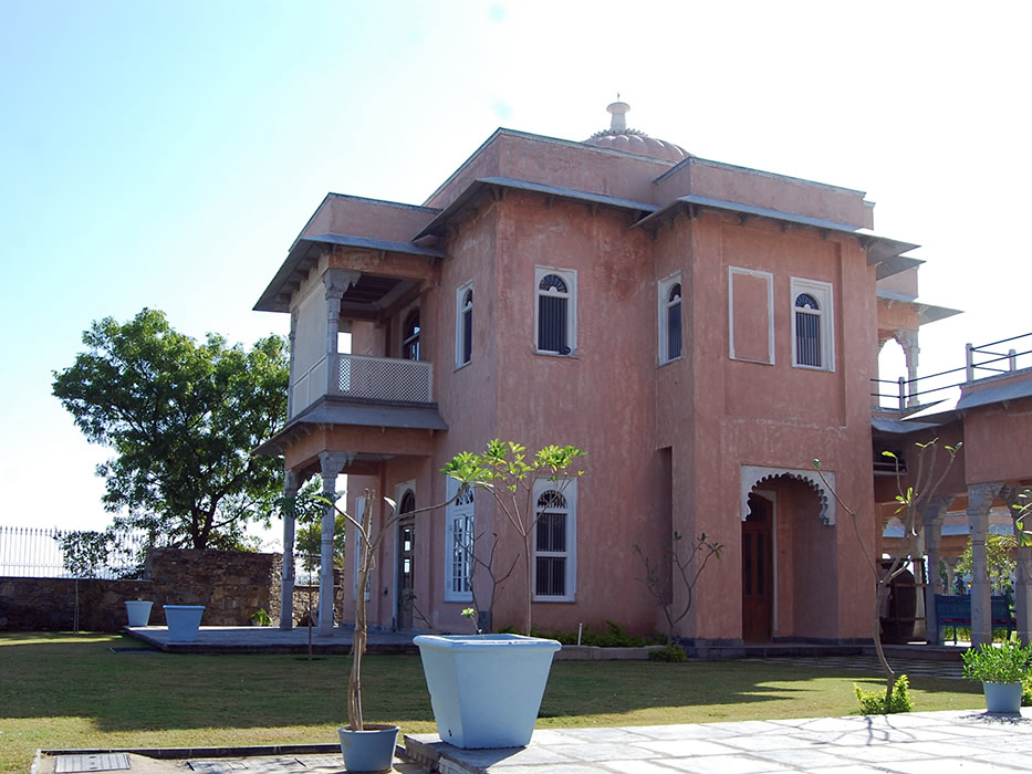 Stay at Bujera Fort in Udaipur, North India | Ampersand Travel